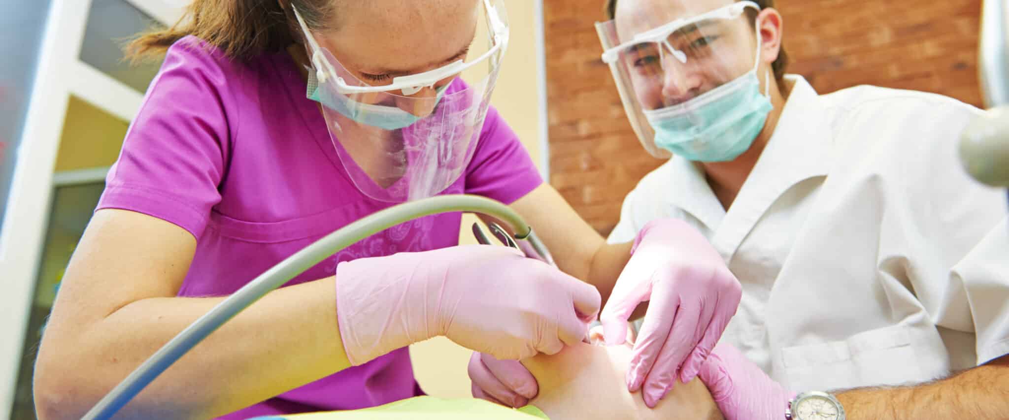 Tout savoir sur les implants dentaires inlay core - Mutuelle.fr